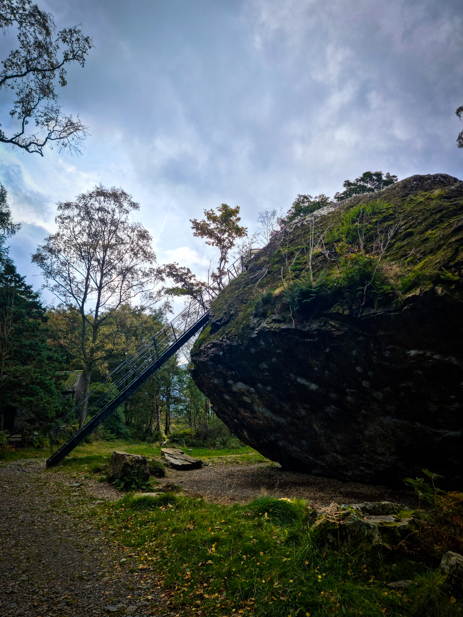 An Unusual Lake District attraction; The Bowder Stone - The Wild Outdoors